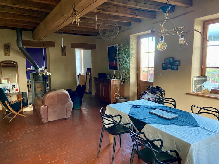 Ancien Prieuré, Avec Vue D'exception Sur Les Alpes - Blacé