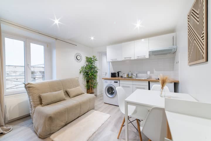 Lumineux T2 – 300 M Du Métro Mairie / Au Calme - Clichy