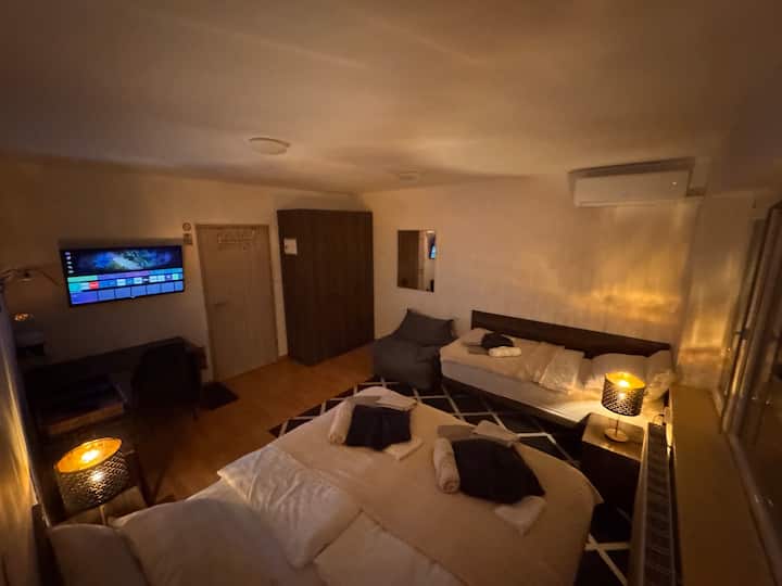 Railwayrooms22 I Rr22_06 - Ljubljana