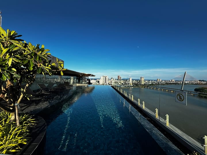 Stylish High-rise Apartment By Han River - Da Nang