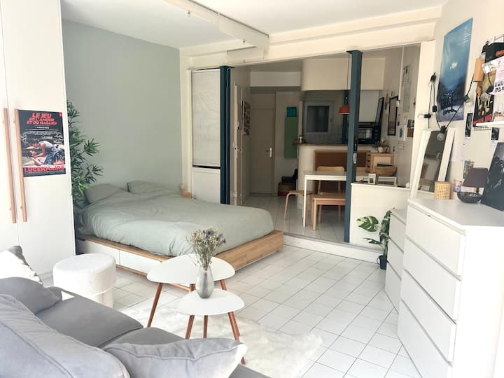 Appartement De Charme Au Pied De Montmartre - Champs-Élysées - Paris