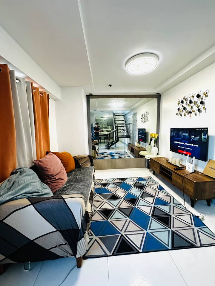Big Loft Life – 3br Condo W/ City Views In Qc - Malabon