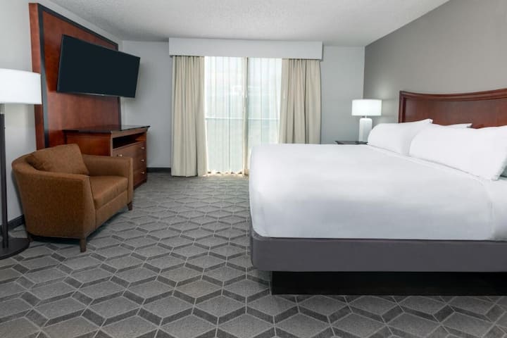 Family Friendly Suite Near North Central Dallas - Richardson, TX