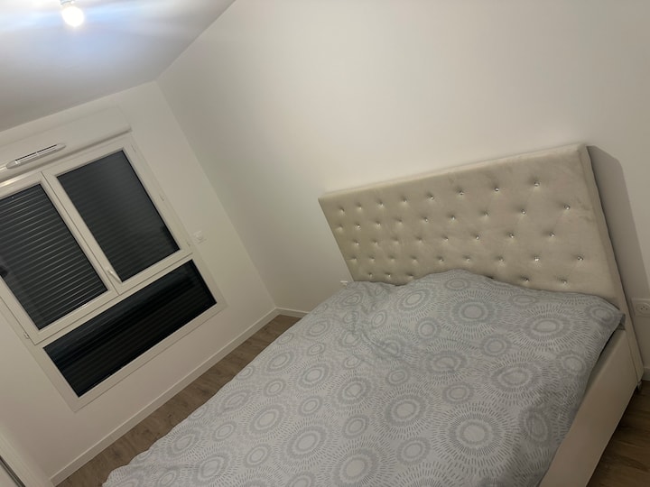 Chambre à Louer Dans Mon Appartement - Noisy-le-Grand