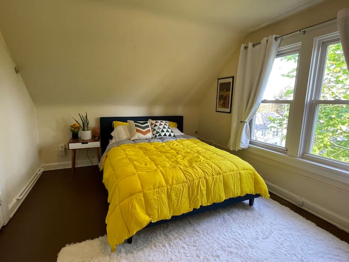 Historic Cedar-lee Loft Apartment - Shaker Heights, OH