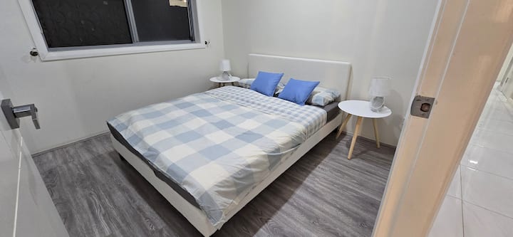 Spacious Famiy Living In The Heart Of Marsden Park - Blacktown