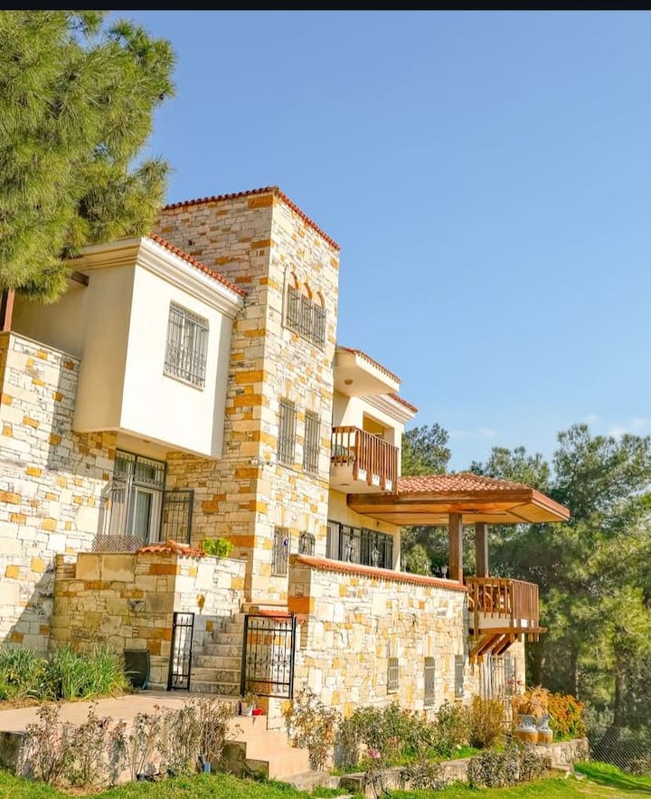 Rida Sultan Konağı Tarihi Dokuda Modern Konfor - Aliağa
