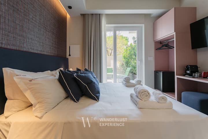 Wanderlust Experience | Waves | Marea - Bari