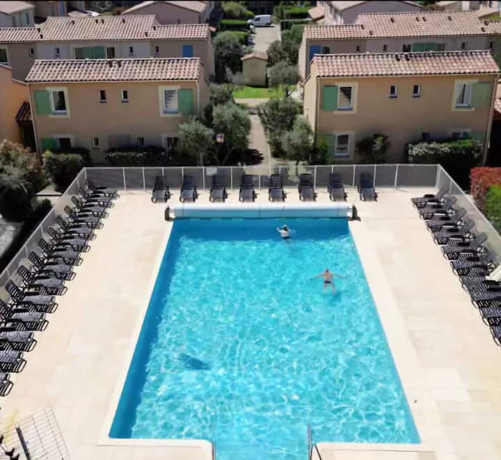 Appart Moderne,
Vue Alpilles & Piscine Chauffée - Mouriès
