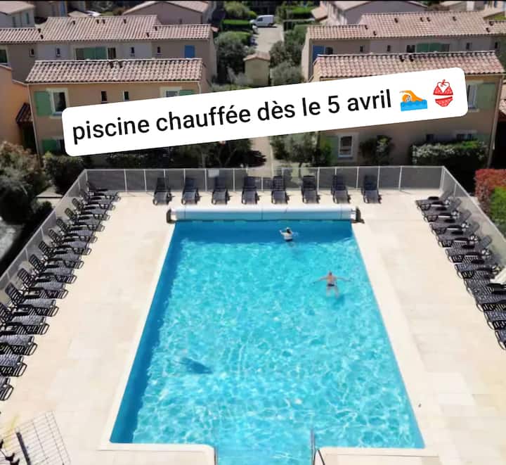 Appart Moderne,
Vue Alpilles & Piscine Chauffée - Saint-Martin-de-Crau