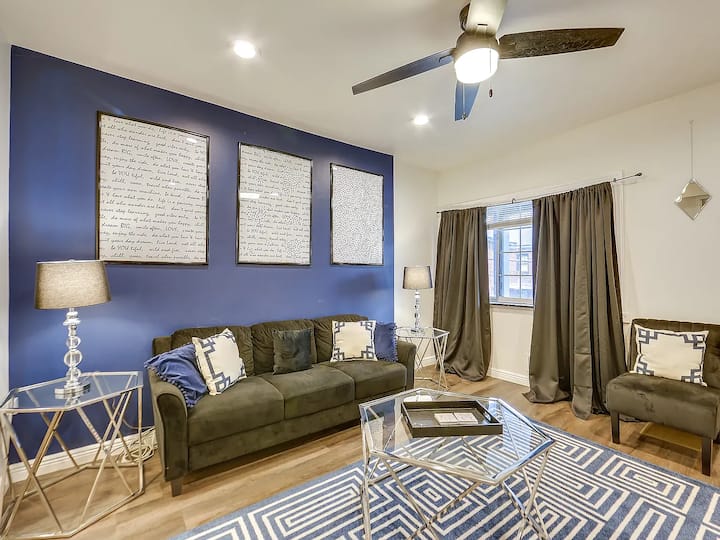 Pittsburgh Northside Apartment - National Aviary, Pittsburgh