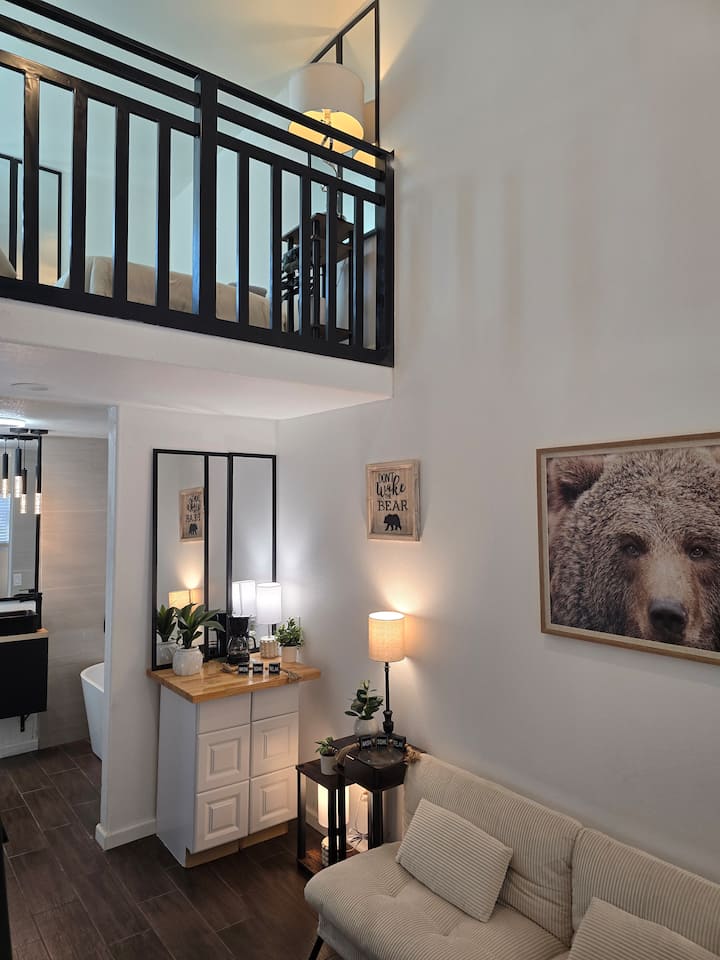 2 Mins From I-10 & Loop 375 Bath Tub Backyard Unit - El Paso, TX