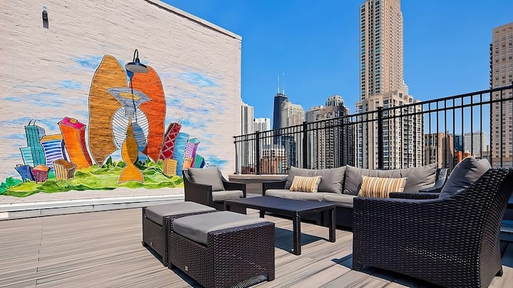 Prime River North Location! Pool, Rooftop Deck - Chicago