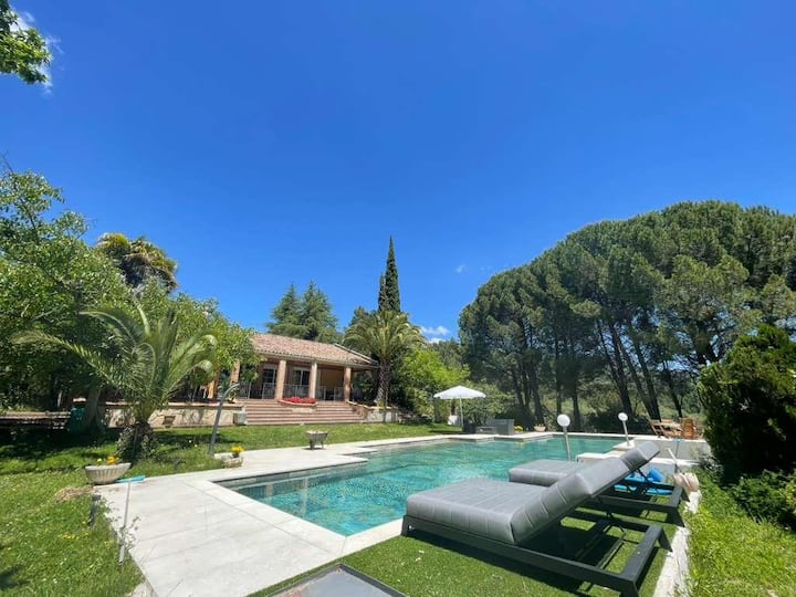 Villa Cuba, Un Sitio úNico A Solo 1 Hora De Madrid - Sotillo de la Adrada