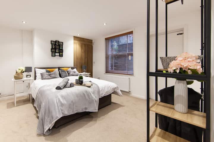 Central Northampton 5-bed With Free Parking - Northampton