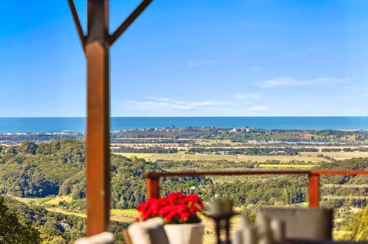 Hilltop Escape At The Rock - Hastings Point