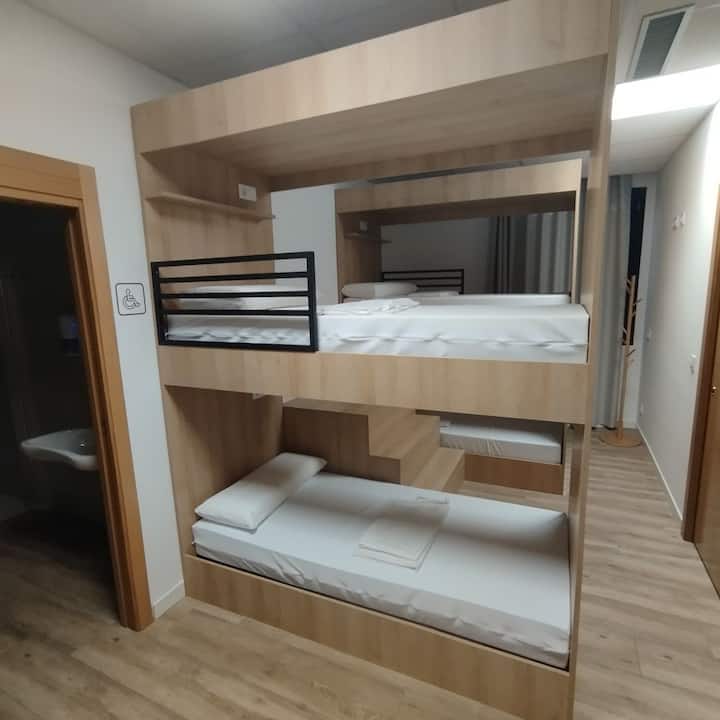 Dpaso Urban Guest Habitación 4 Personas Con Baño - Pontevedra