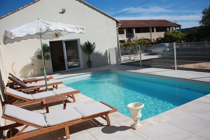 Ancien Mas Au Milieu Des Vignes Avec Piscine - Uzès