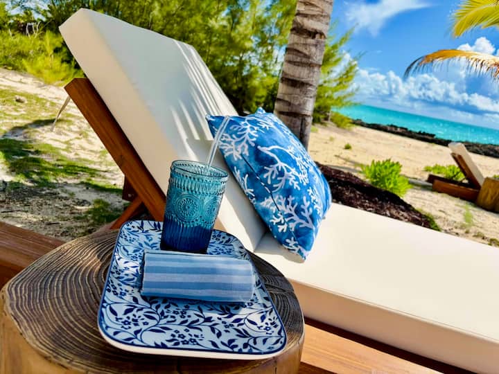 Barefoot Luxury & Private Beach Triton Beach House - The Bahamas