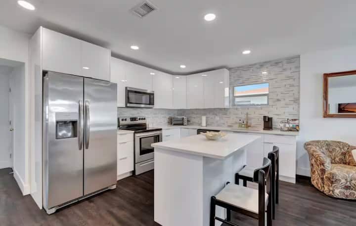 Pet-friendly Cottage | Walk To Water + Dt - Boynton Beach