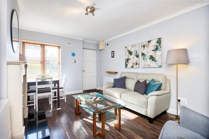Chic 3-bed House Near 3arena & Bord Gáis Theatre - Portmarnock