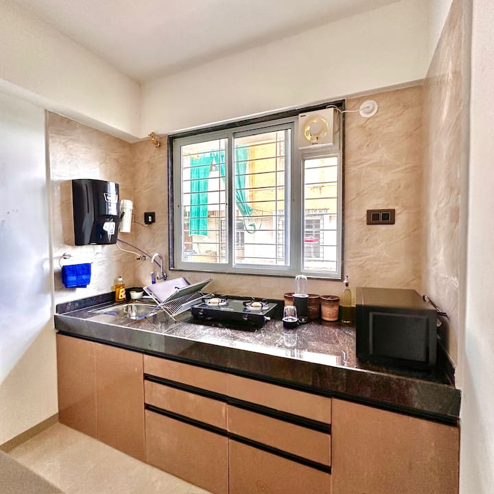 Swift Nest:modern Ac Studio In Pimple Nilakh, Pune - プネー