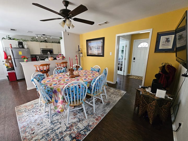 Sneak Away And Stay At Mi Nidito
W/ Cont Breakfast - Copperas Cove, TX