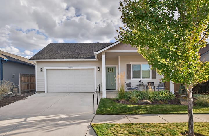 Ne Bend Home | 3 Bed | 3 Bath | Near St. Charles - Bend, OR