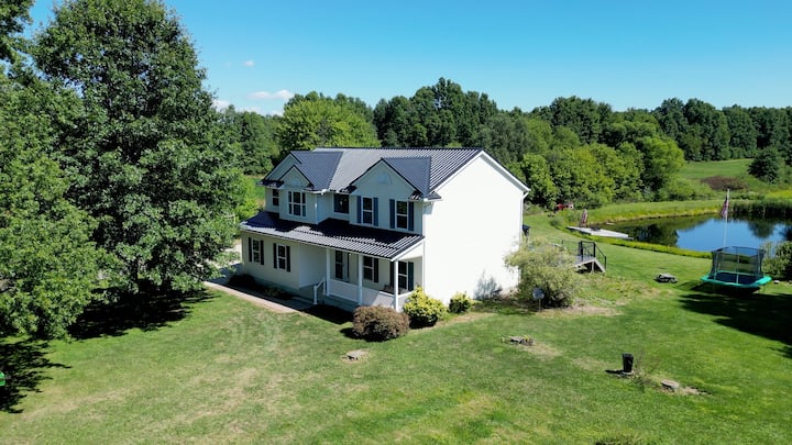 Peaceful + Private Pond Retreat On 13 Acres - Berlin Lake, OH