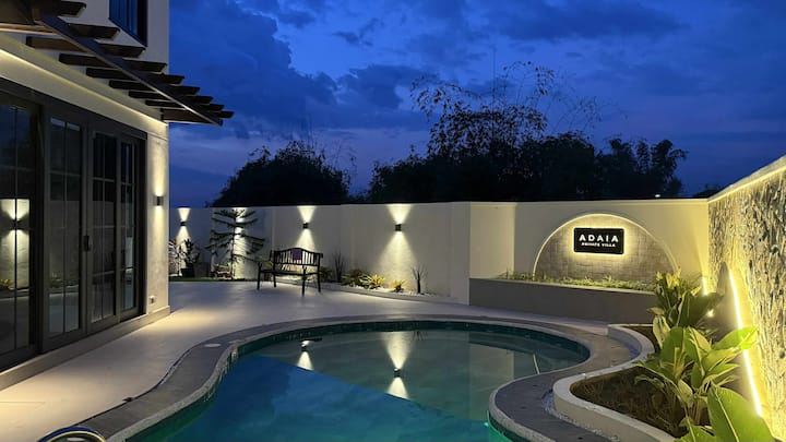 Spacious Poolside Getaway - Adaia Private Villa - Tarlac