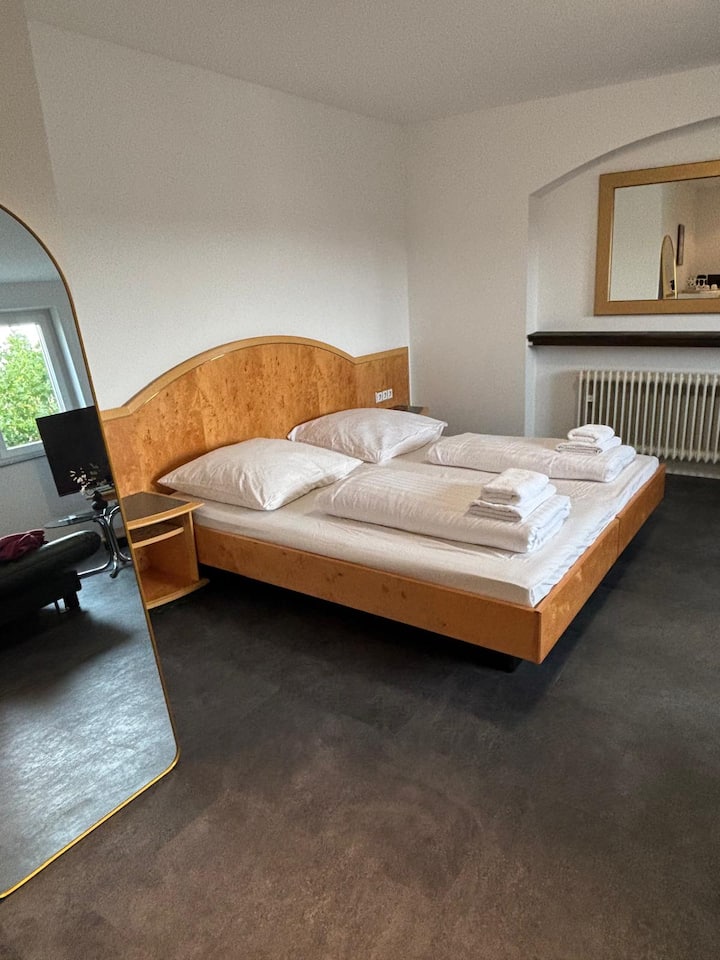 Apartment Mit Whirlpool-badewanne & Schlafcouch - Mosbach