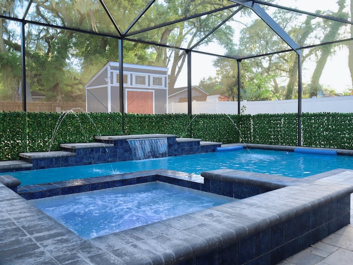 Downtown Tampa Oasis Volleyball, Hot Tub & Pool! - Tampa, FL