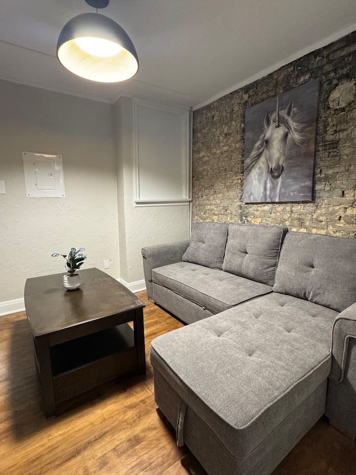 Historic Gem | Bright 1-bd Steps To Everything - London