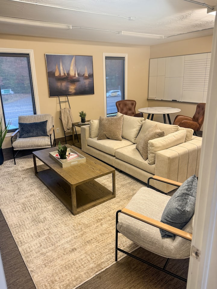 The Executive Loft - Peterborough, Canadá