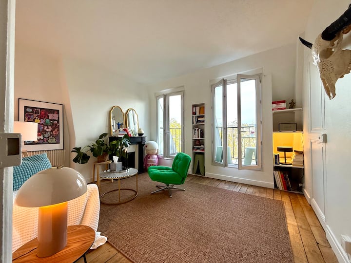 Appartement De Charme Parisien Au Dernier éTage. - Paris