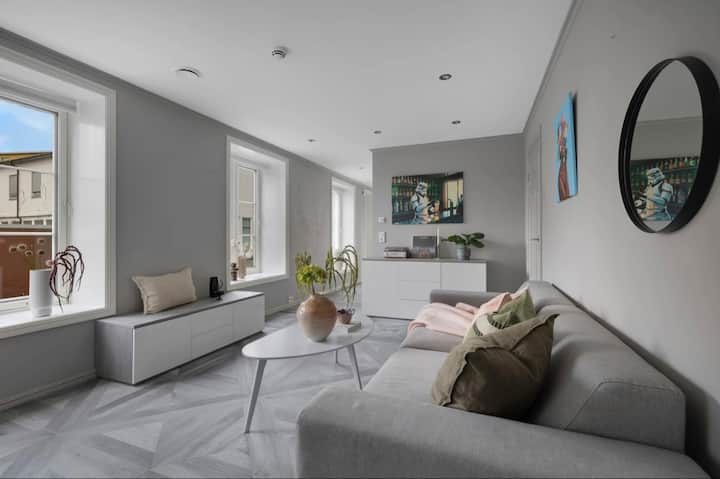 Bright City Flat | Free Parking & Great Location - Tromsø