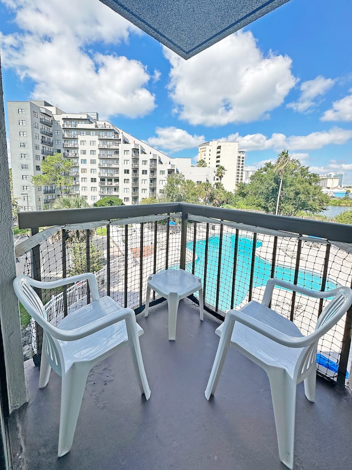 Poolview Studio-kitchen-near Universal-indoor Pool - Orlando, FL