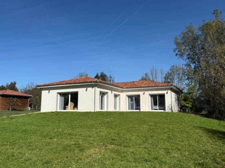 Maison Neuve De Charme Au Cœur Des Pyrénées - Lannemezan