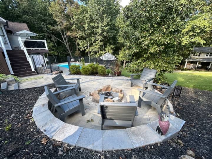 Basement Retreat: Pool, Theatre, Hot Tub, Gym - Canton, GA