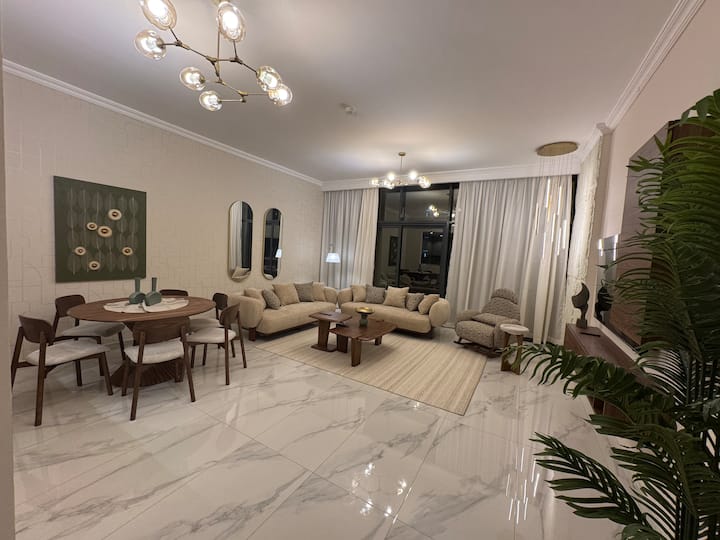 Chic Master 3br | Beside Miracle Garden & Dh Mall - Dubai