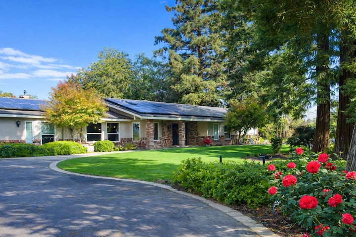 Hidden Gem On Private Lake - Clovis, CA