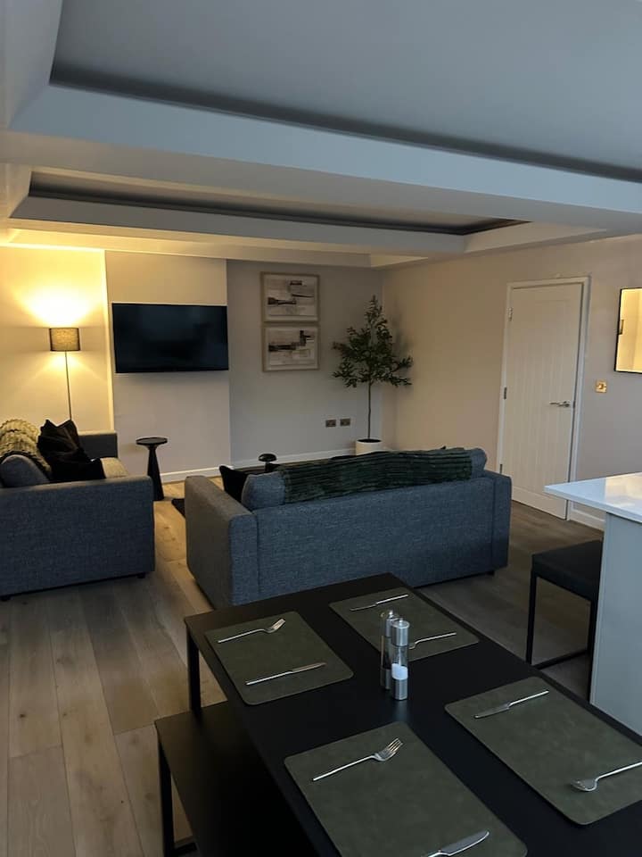 Luxury Matlock Bath Apt, 2 Bathrooms, Sleeps 8 - Wirksworth