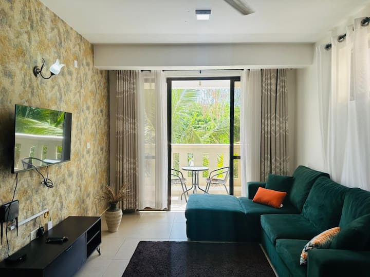 Cozy 1-bedroom Retreat With Pool, Ac, Beach Access - Mombasa