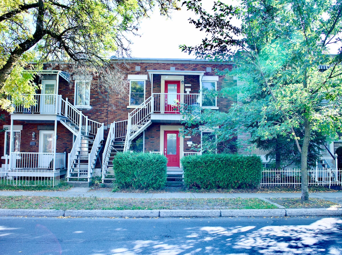 Charmant appartement 2 chambres près du métro. - Appartements à louer à ...