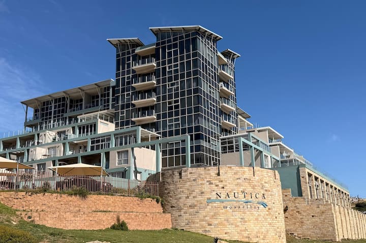 Beachfront Studio Apartment, Nautica Hotel - Mossel Bay