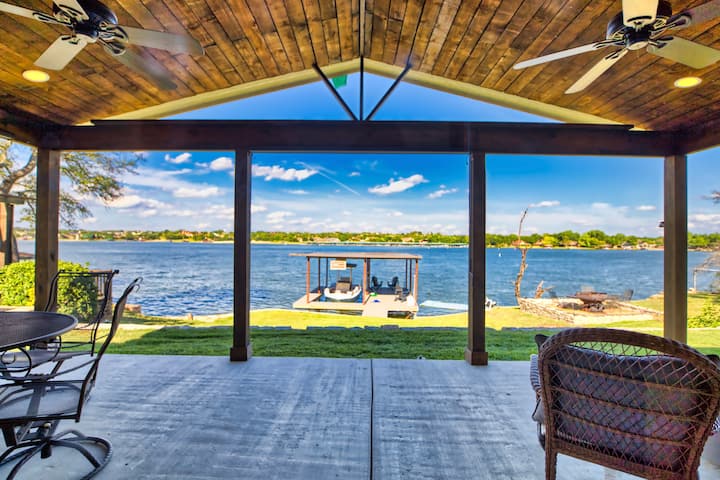 Lake Granbury Deep Water Dock-shuffleboard-sleep 8 - Granbury, TX