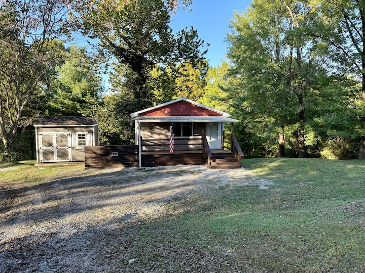 Camo’s Hideout - Soil Getaway! Pet Friendly! - Carbondale, IL