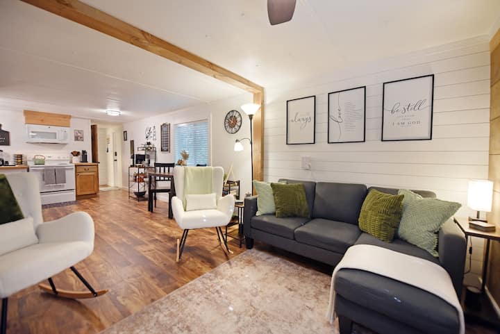 Mountain Home Next To A Winery With A Fire Pit - Young Harris, GA