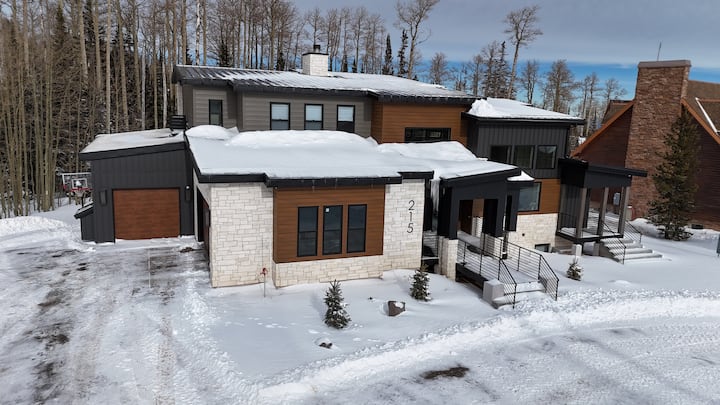 Brian Head Ski In Ski Out With Tons Of Amenities - Brian Head, UT