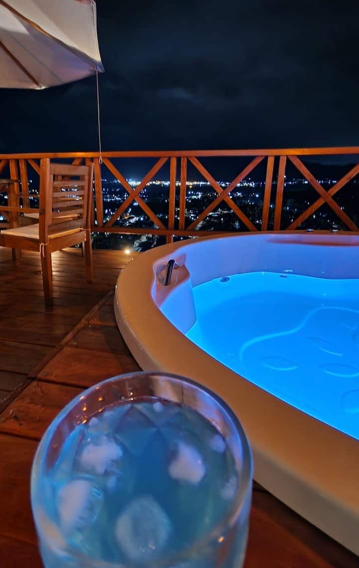 Casa Em Ilhabela, Com Linda Vista Para O Mar. - Ilhabela